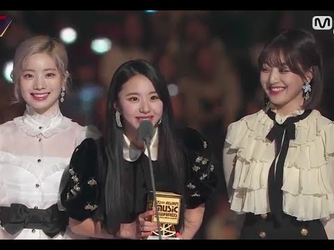TWICE win WORLDWIDE FANS' CHOICE TOP 10 @ 2018 MAMA - YouTube
