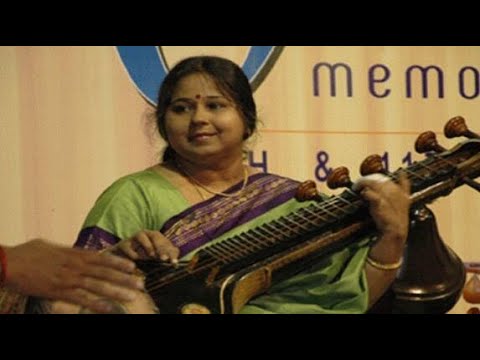 MSV MUSIC "SEMMA GETHTHU " VEENAI PRODIGY KALAIMAMANI E GAYATHRI ON ...