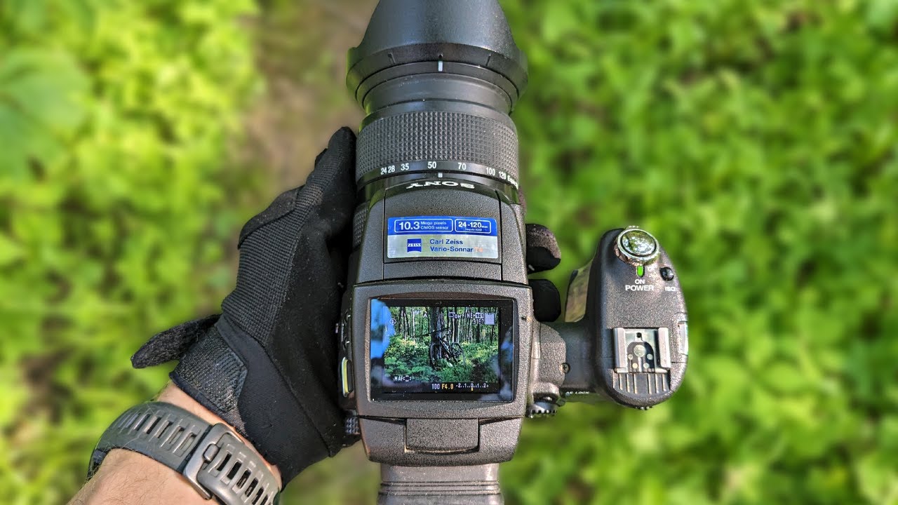 Trying out the APS-C Sony R1 Camera - YouTube