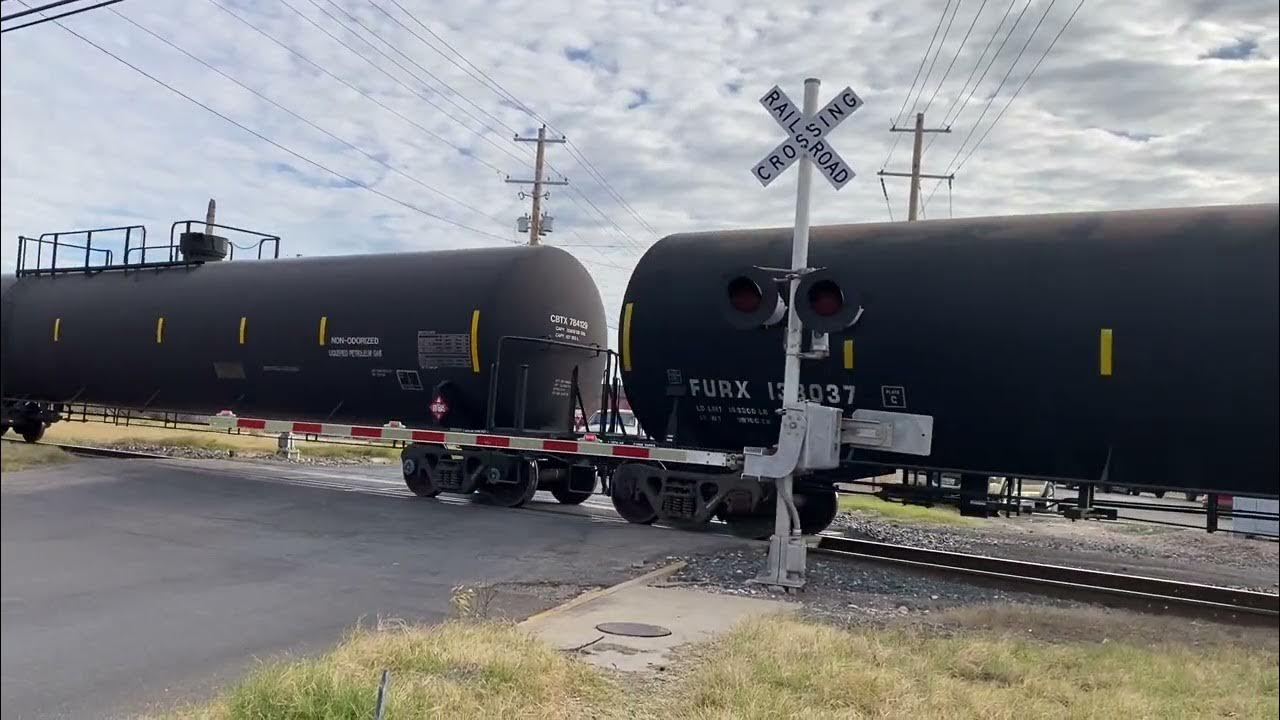 Union Pacific & Ferromex Mixed Freight Freight Train! (Ferry St Eagle Pass TX) - YouTube