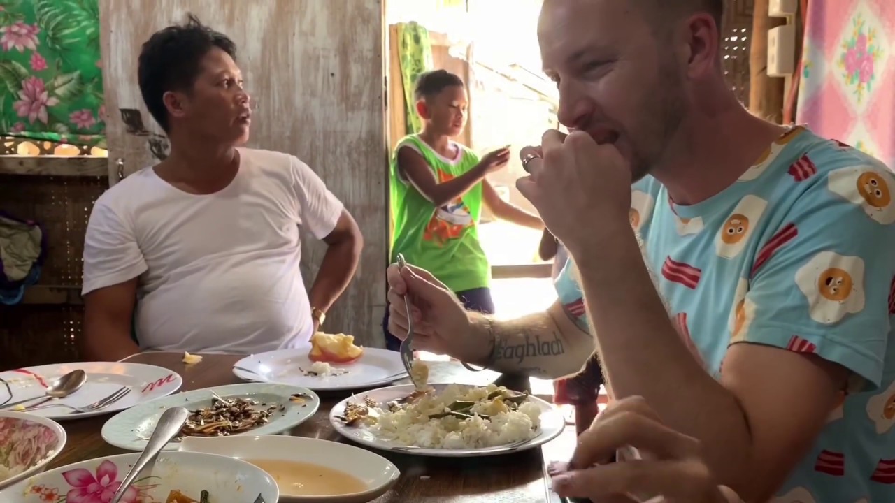 LIFE IN THE PHILIPPINES SIMPLE BUT FULL OF HAPPINESS - YouTube