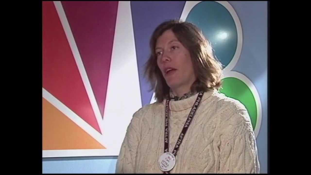 The Buzz Archive: Lydia Reeves Interview - YouTube