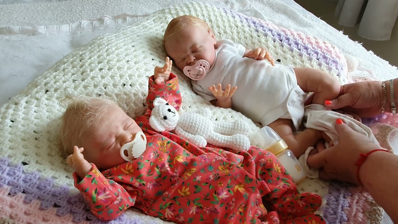 Quick change and catch up with the girlie's. - YouTube