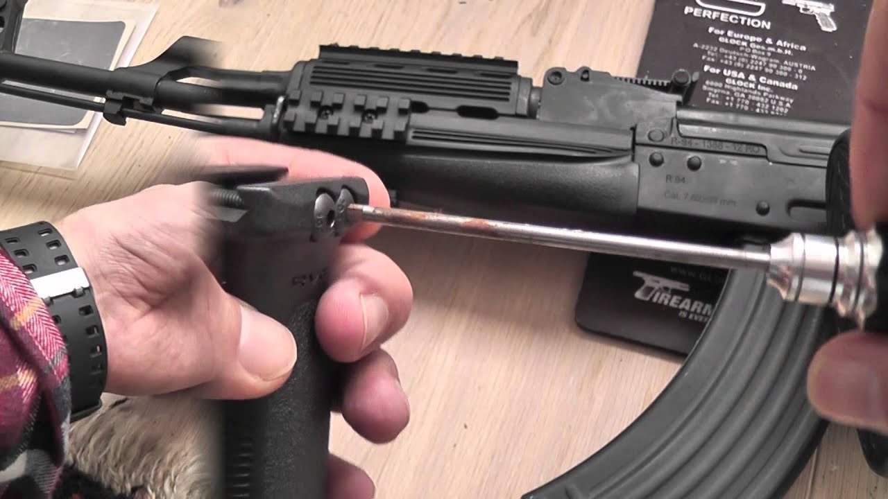 Magpul PTS RVG Vertical Grip black - YouTube