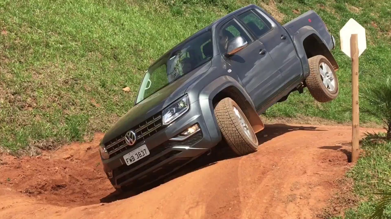 Nova Volkswagen Amarok 2017 em ação; veja os detalhes - YouTube