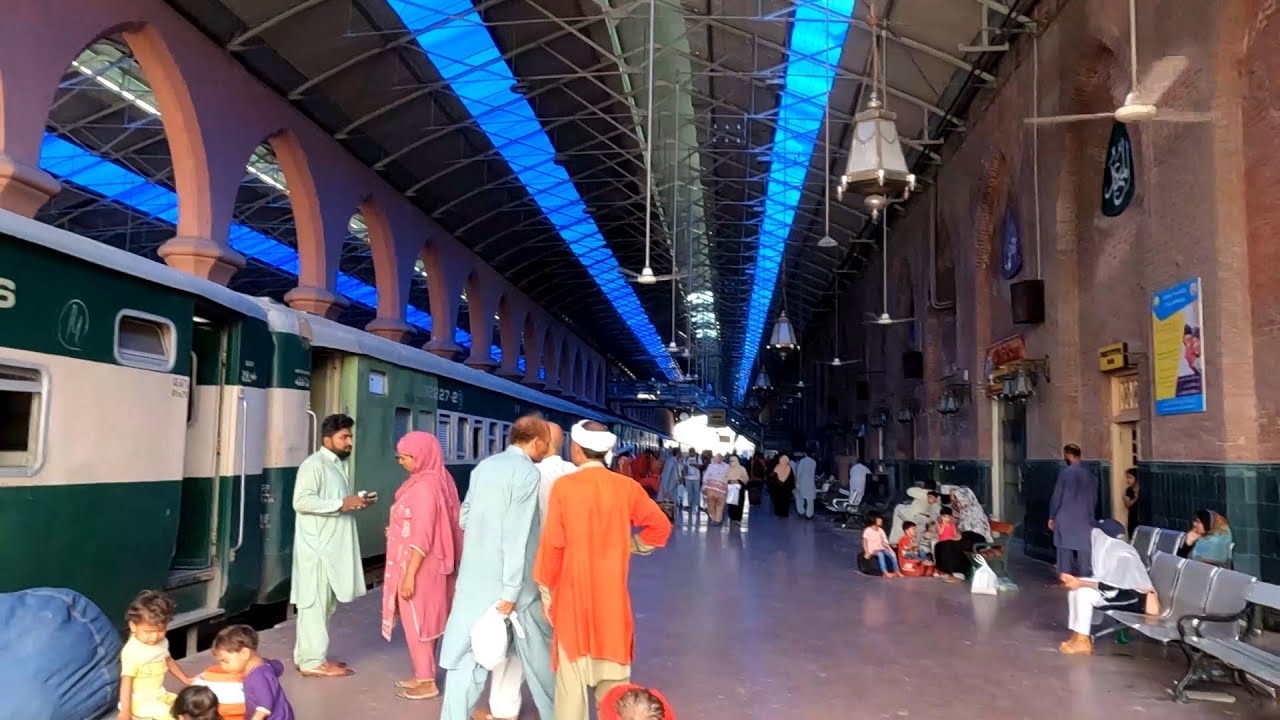 Karachi to Lahore by Pak Business Express Train, Latest update Pak ...