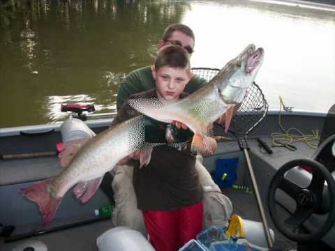 Green River Lake Musky - YouTube