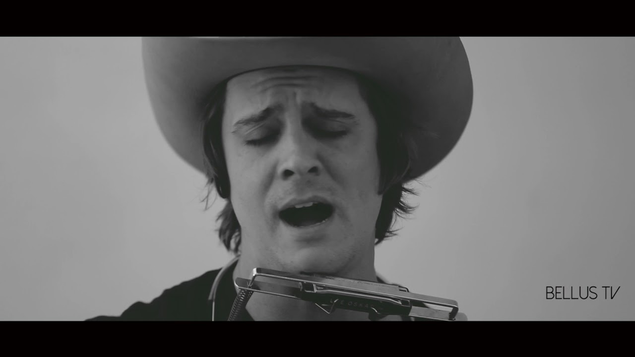 Rob Leines- Radio [Live Acoustic] - YouTube