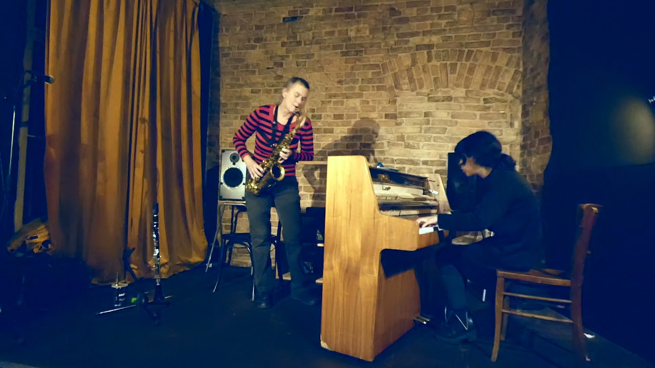 Revuelta Series. Edith Steyer/Miriam Leo - YouTube