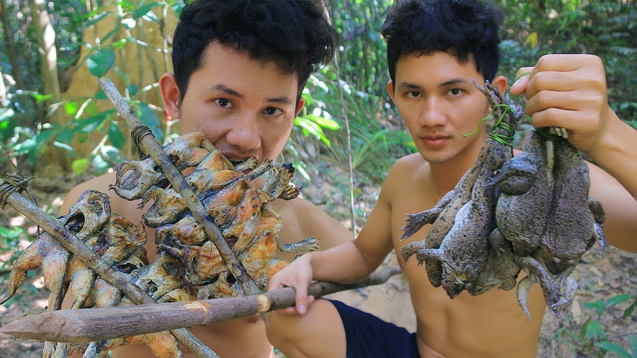 Delicious Roasted Frog - Cooking Frog Recipe for Dinner in forest - YouTube