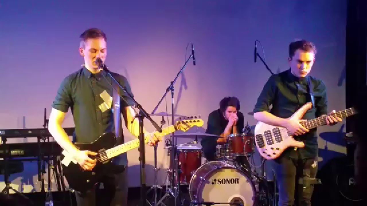Kind Kaputt - Schutt und Staub (live) @ Semesterabschlusskonzert 2016 ...