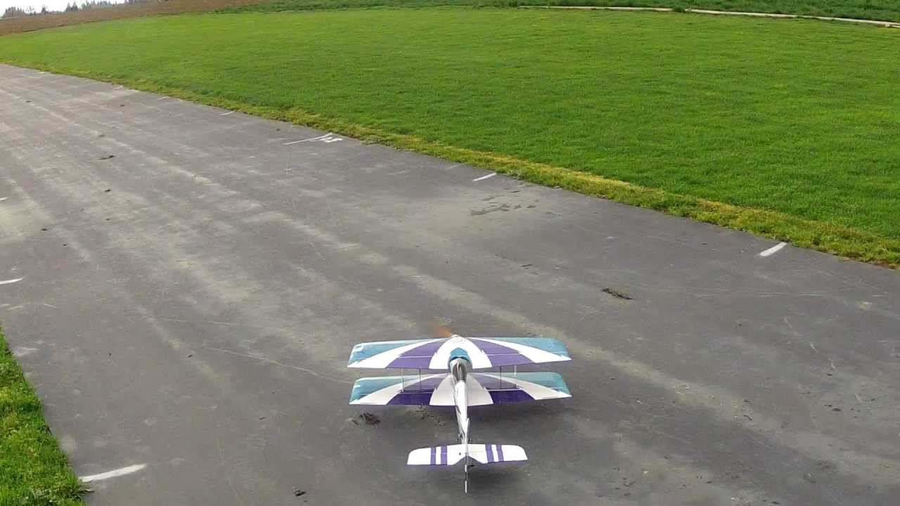 Great Planes Reactor Bipe 40 - YouTube