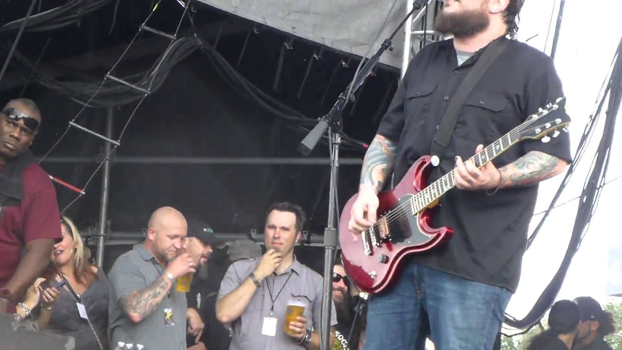 Seether - Country Song - Live 5-24-14 River City Rockfest - YouTube