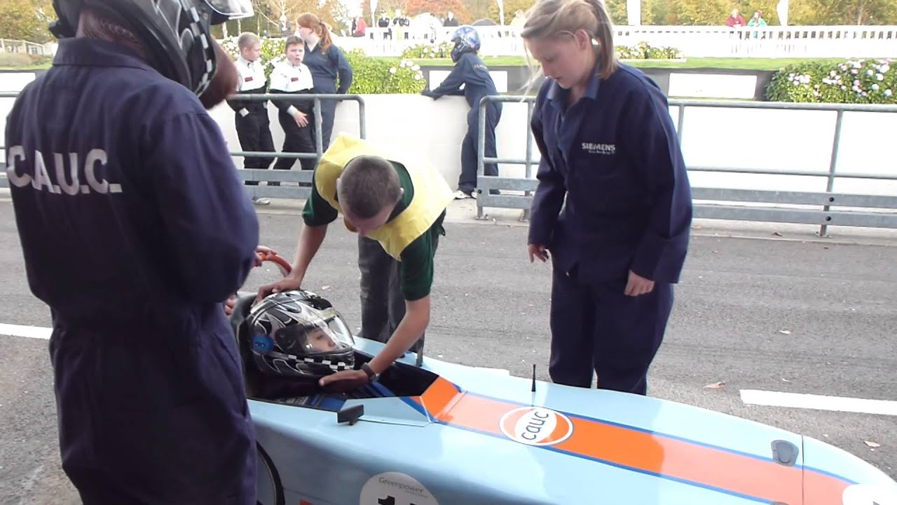 CAUC F24 Racing Team - Goodwood 2011 #11 - Zebedee Last Pit Stop - YouTube