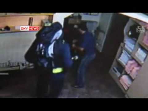 Armed Robbers Attack Unarmed Victims - YouTube