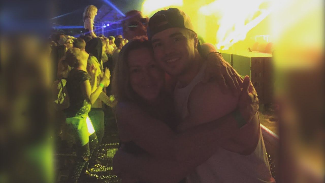 Going to a rave with my MUM - YouTube