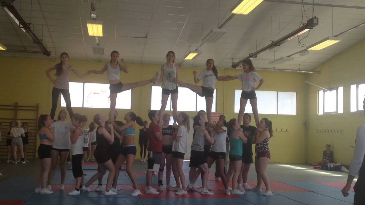 Pyramide Elite - YouTube