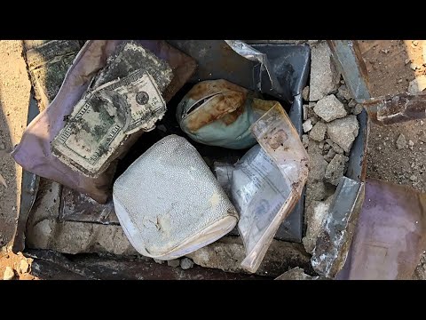 ALTIN ​​HAZİNE! ORMANDA TAŞIN ALTINDA FANTASTİK PAHALI HAZİNELER BULDU!