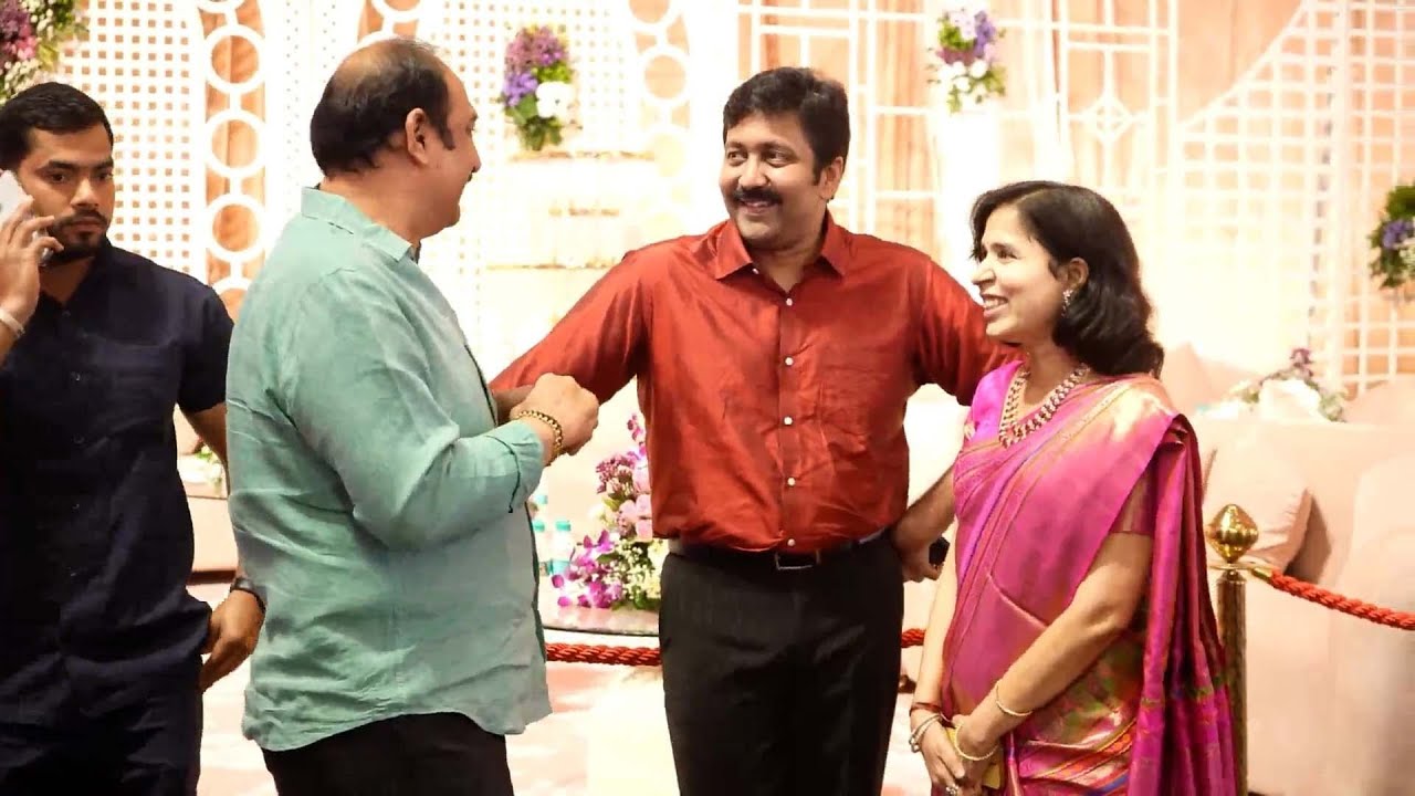 Vadde Naveen And His Wife At @ Kothapalli Geetha Son Abhinay Tej Wedding Reception - YouTube