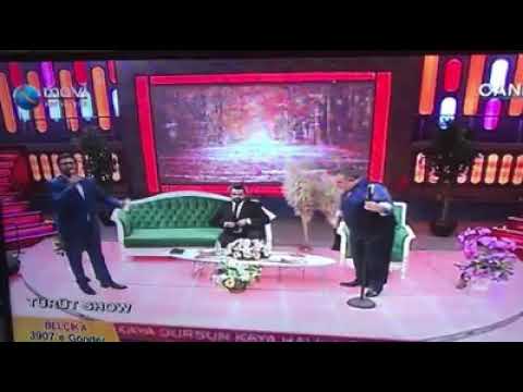 Onur Bozatlı kırmızı Güllerin Dalları yerde uzun hava
