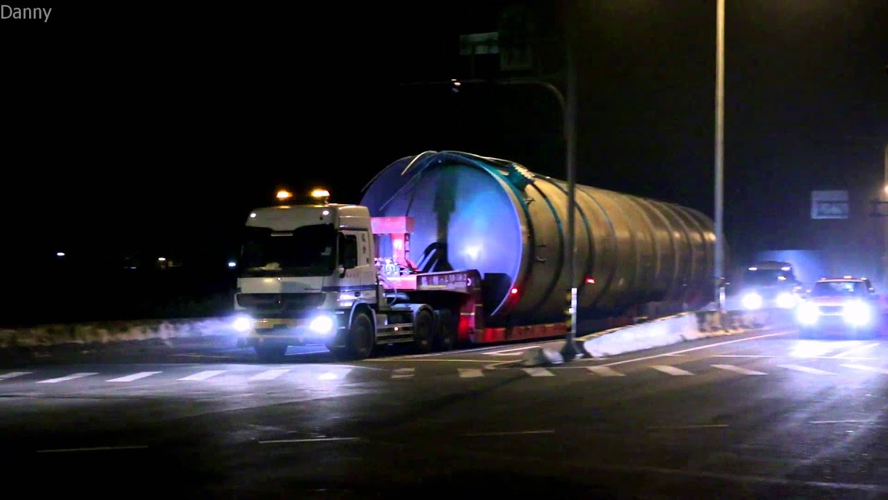 14/10/27_Oversize Load Trucks - 30m long barrel trough transport _part ...