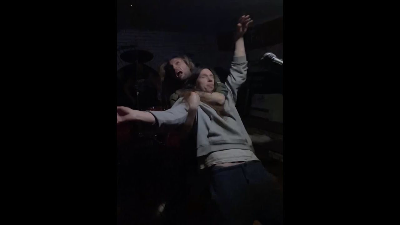 Tour Talk / Basement Clips / eating Brettfest - YouTube