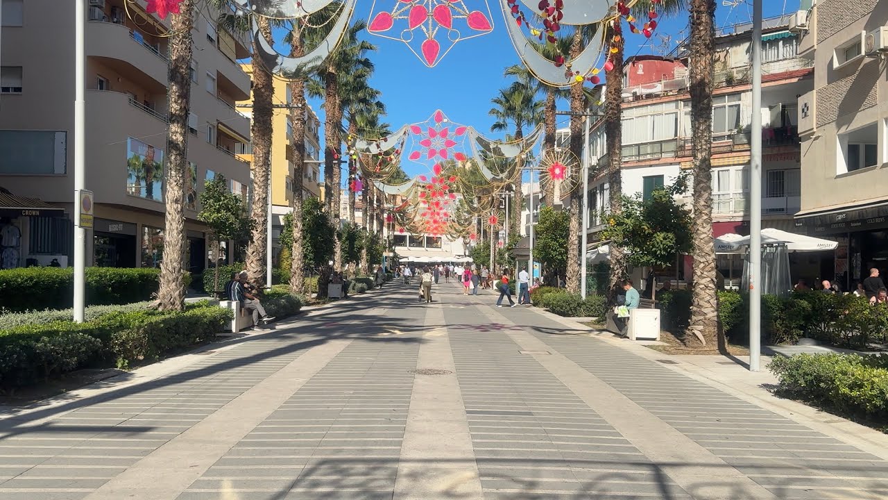 Belvárosi séta novemberben - Torremolinos, Spanyolország - YouTube