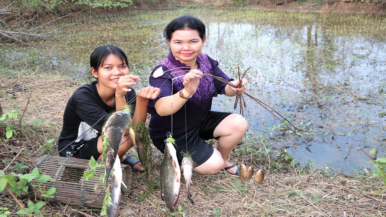 Traditional fishing with dry season nature - YouTube