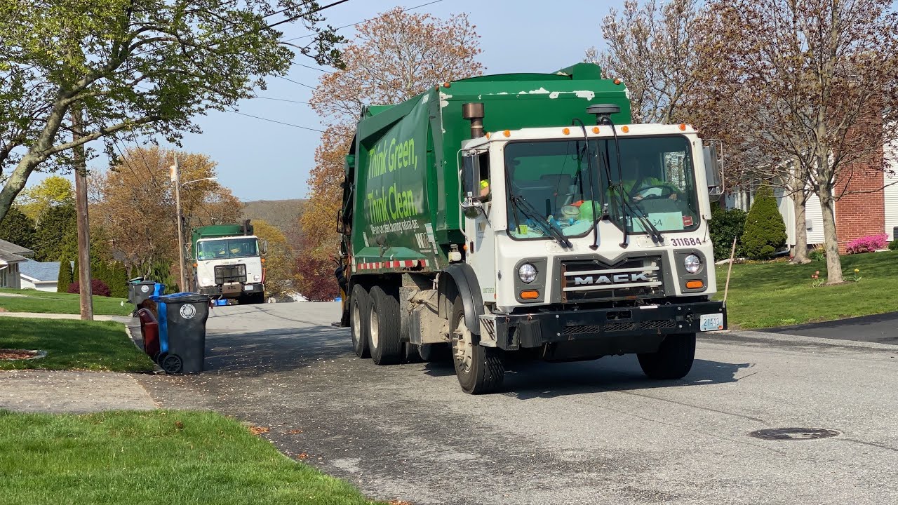 The Recycling RL doing Yard Waste - YouTube