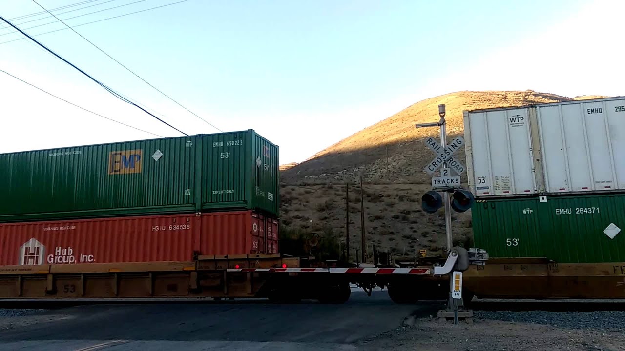 UP 8419 continues South - YouTube