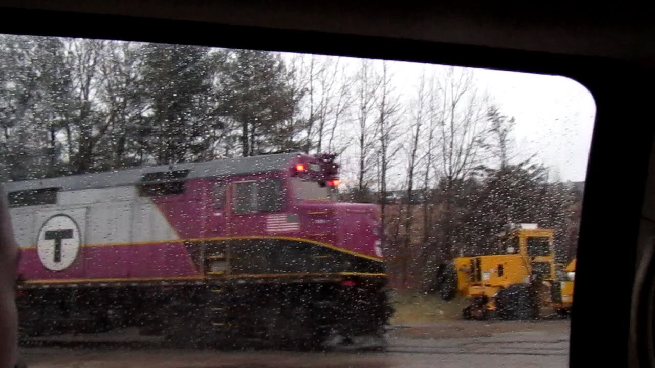 Refurbished MBTA Locomotives #1056 and #1028 (and a Phase III Heritage ...