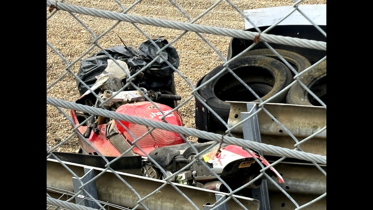 BSB Bennetts British superbikes brand hatch crash - YouTube