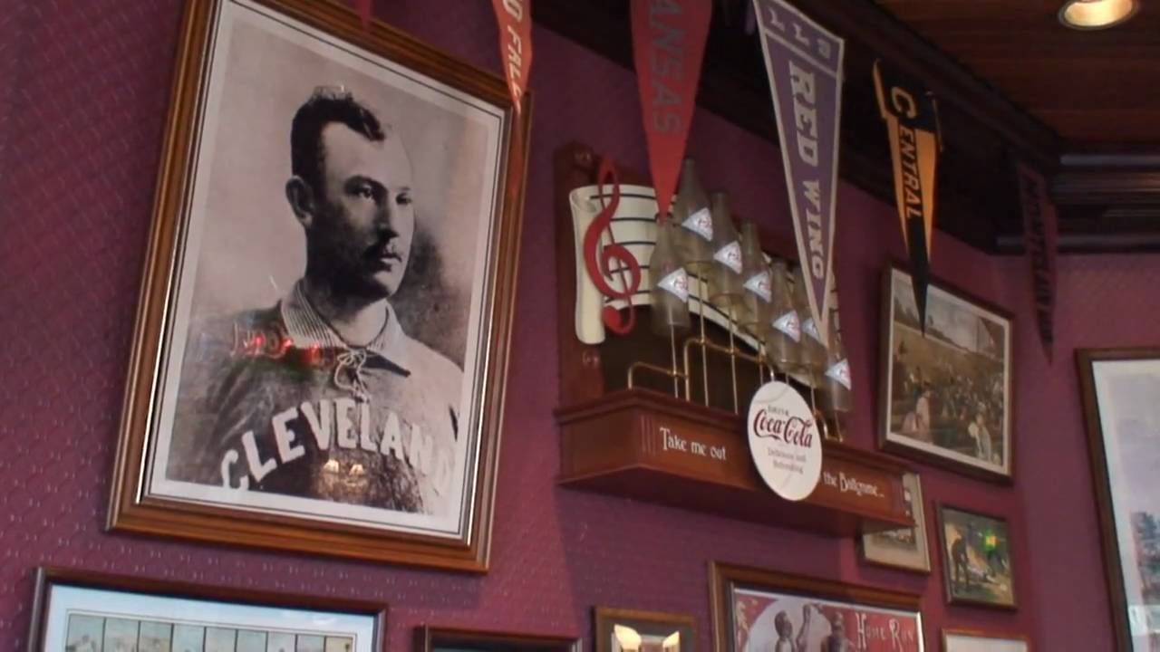 Casey's Corner at Disneyland Paris (HD) - YouTube