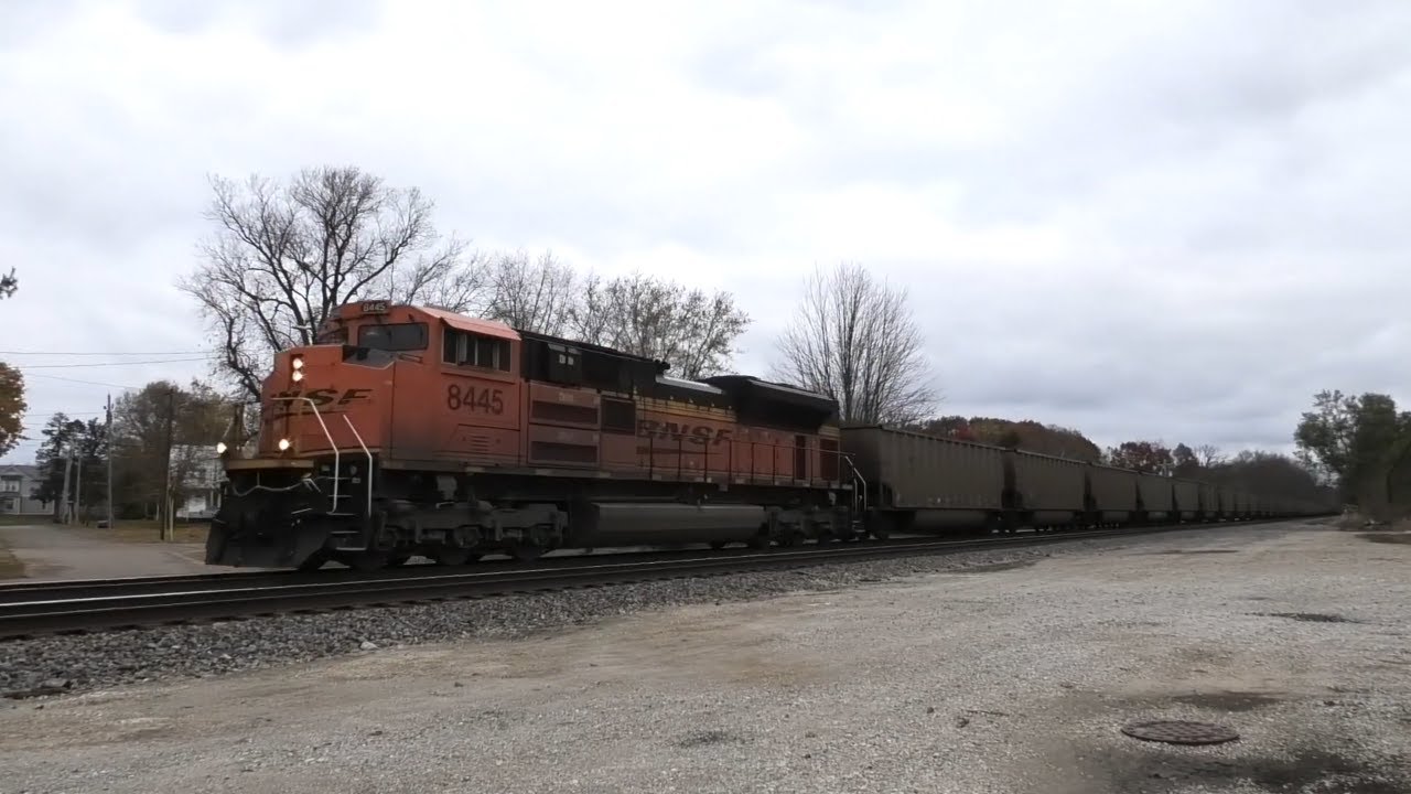 BNSF 8445 West in Wyanet, IL 11/13/21 - YouTube