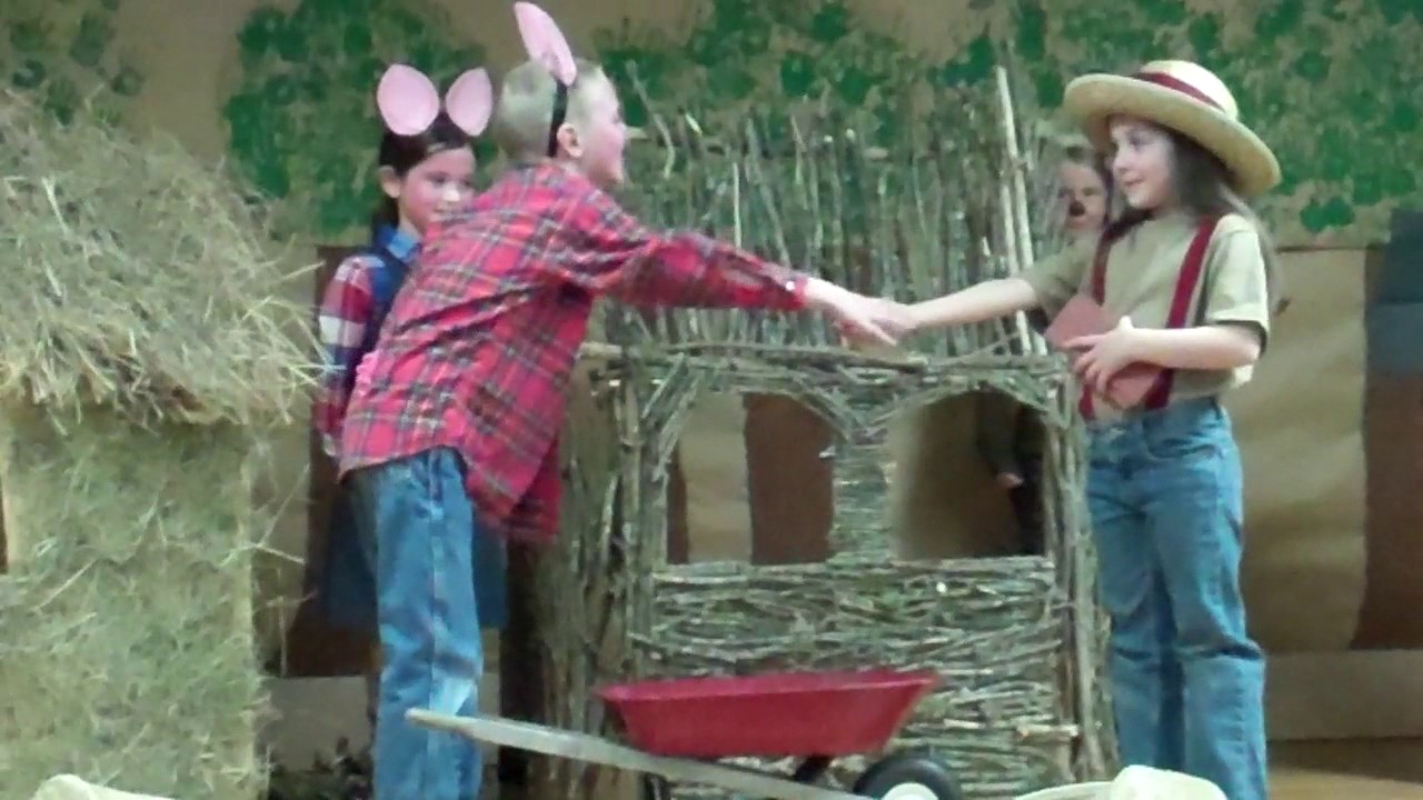 Three Piggy Opera 2011 - YouTube