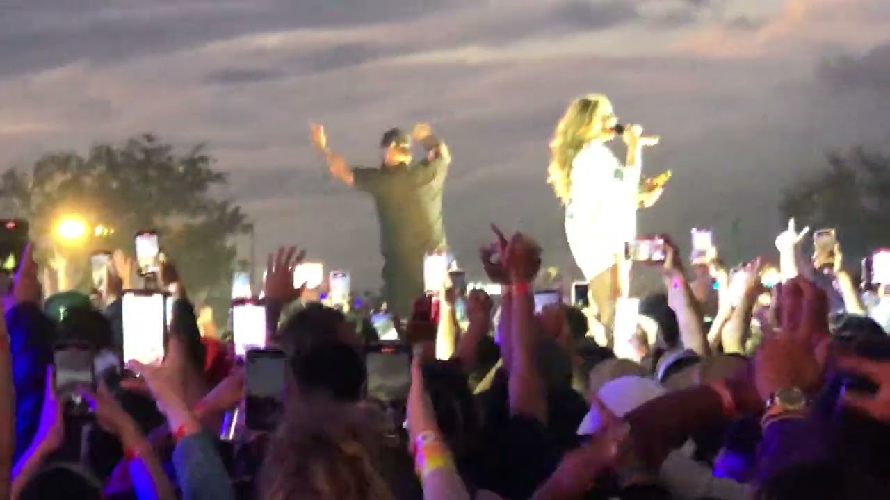 Dinah Jane - Bottled Up live Promiseland 2022 - YouTube