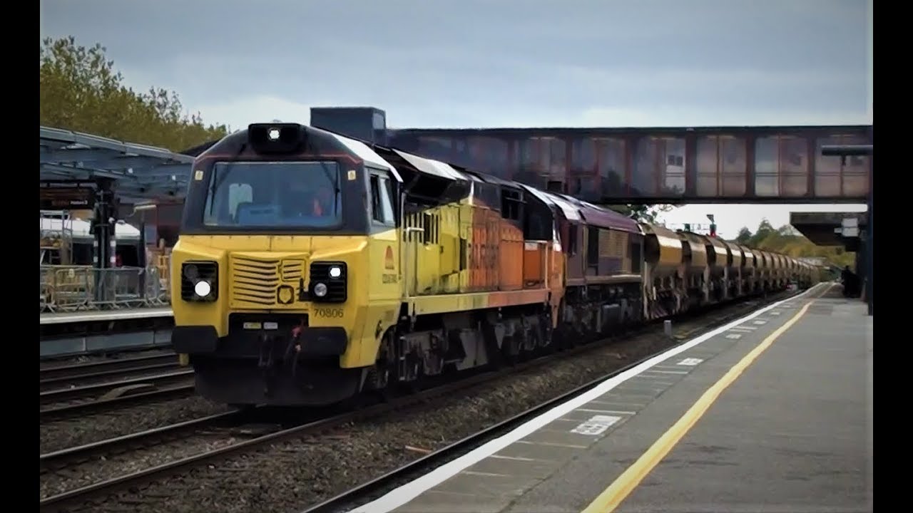 Trains at Oxford - YouTube