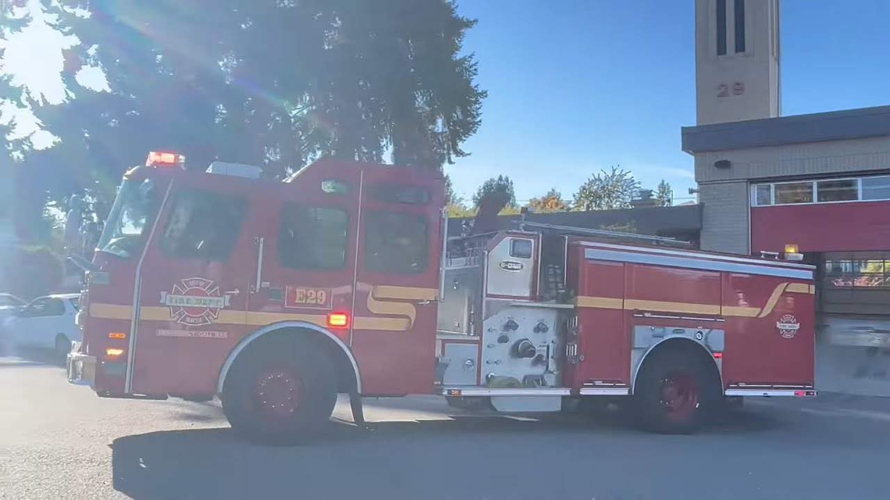 SFD Engine 29 responding to an Aid response! - YouTube