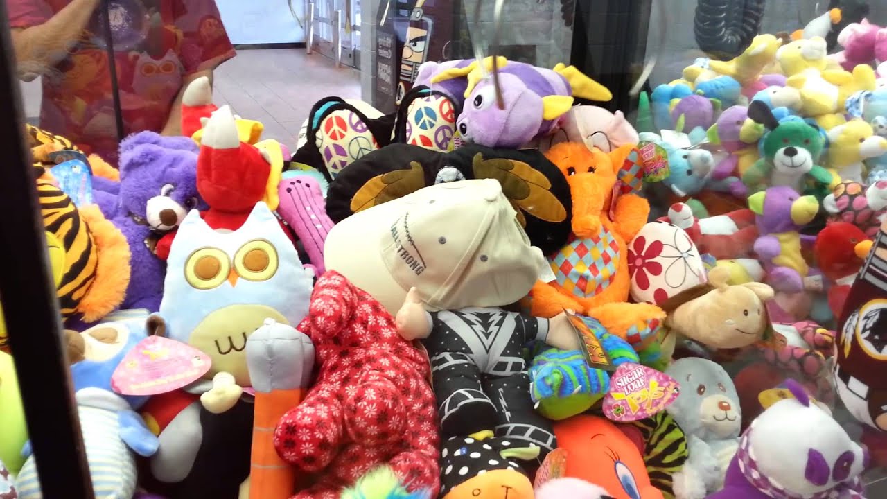 PANDA KISS Claw Machine Winning Skill Crane Wins - YouTube