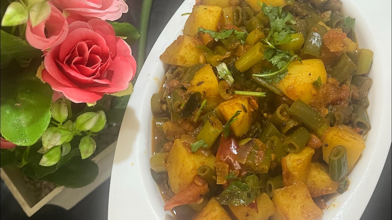 ఆలూ ఉలికడాల కర్రీ👌Aloo spring onion curry👌రైస్,చపాతీకి పర్ఫెక్ట్ ...