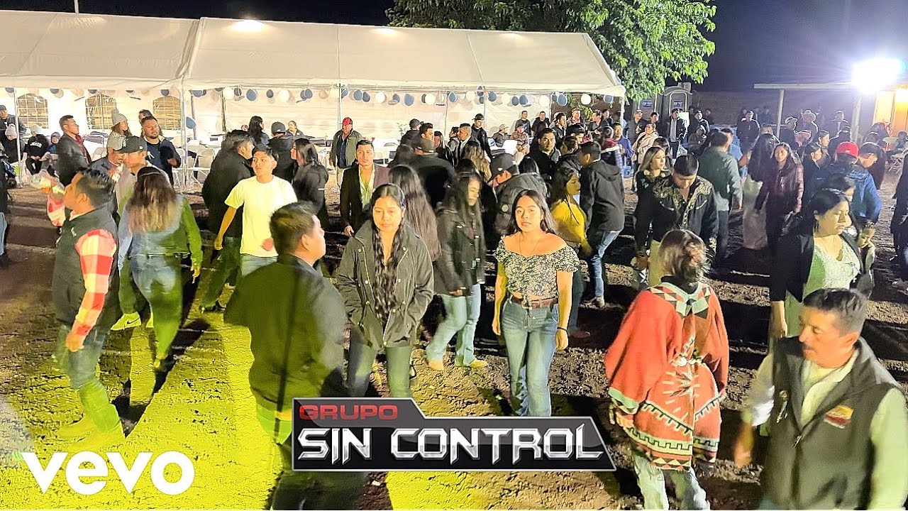 GRUPO SIN CONTROL 2022 con la gente de San José yosocañun - YouTube