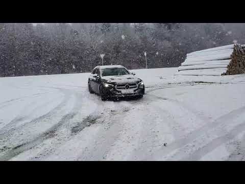 Mercedes C220d 4Matic drift im Winter