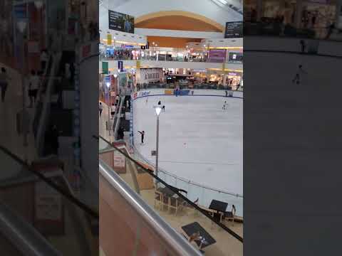 Mall with ice rink in Mérida - YouTube