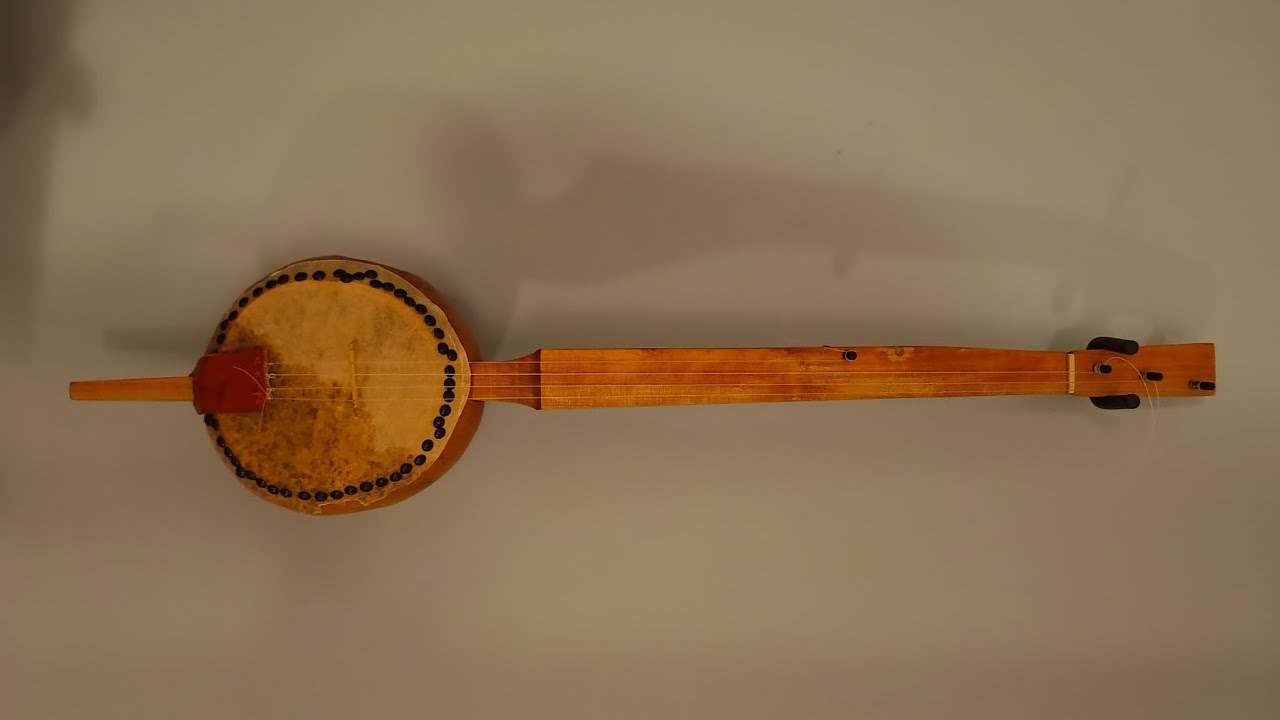 sound test of my first banjo build. - YouTube