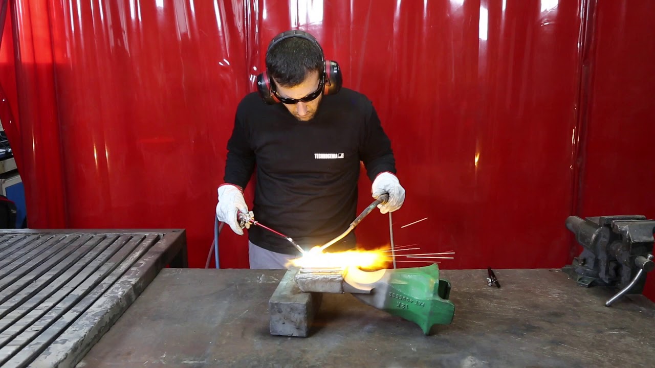 Hardfacing bucket teeth / TECHNOGENIA / welding / Technosphere - YouTube