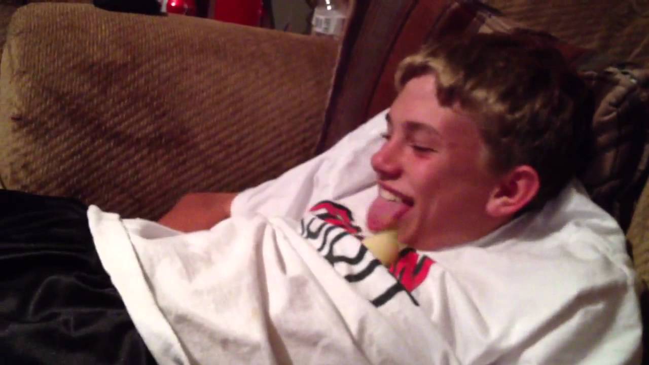 Retarded Chip Eating 1 - YouTube