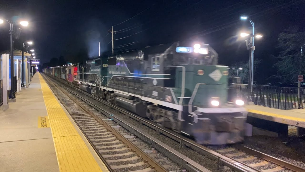 40 car RS60 hauling the entire RS70 consist except Elms on spot! 16 ...