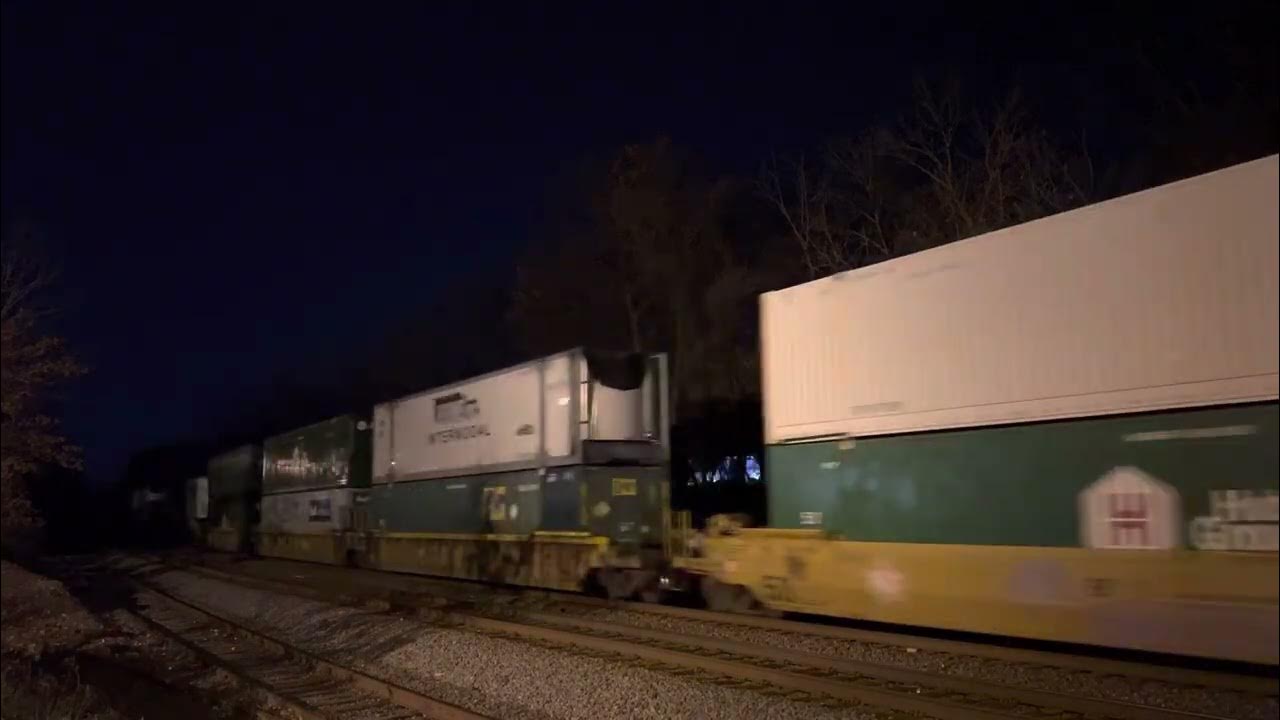 NS 4149 AC44C6M Leads a very short NS 20X With a Nice K5LA horn at Piscataway,NJ! - YouTube