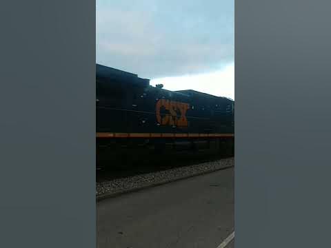CSX 7272 is one clean machine! You got to see it! - YouTube