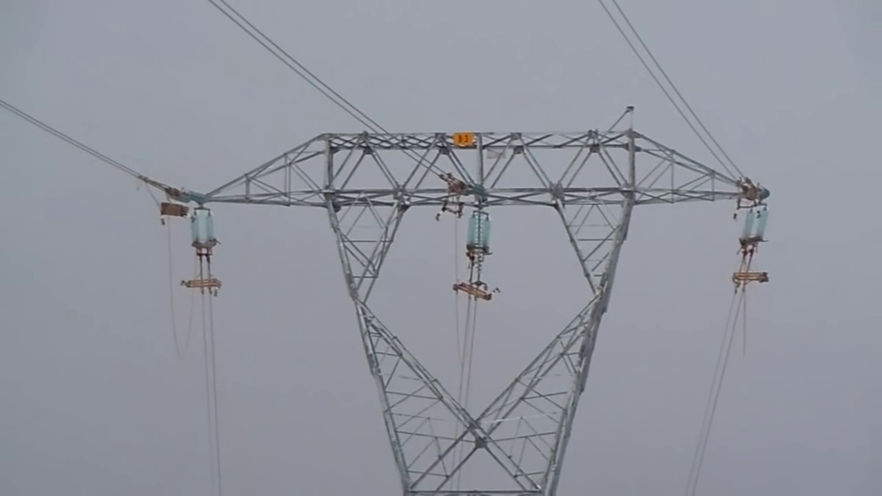 765kv transmission line burning - YouTube